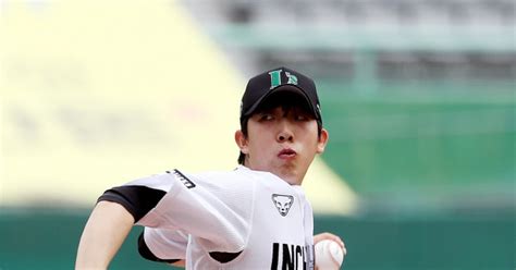 오원석 데뷔 첫 선발승·김강민 3타점 맹활약 Ssg Lg 싹쓸이하며 선두 사수