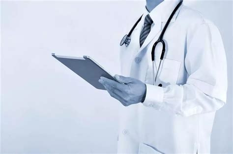 60萬醫學院畢業生僅10萬從醫——中國年輕人為何不願當醫生？