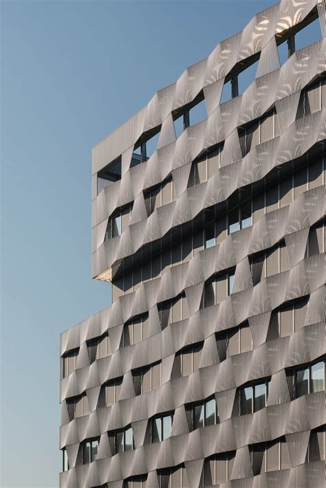 Parisian Building Features Advanced Shading Fabric Architecture Magazine