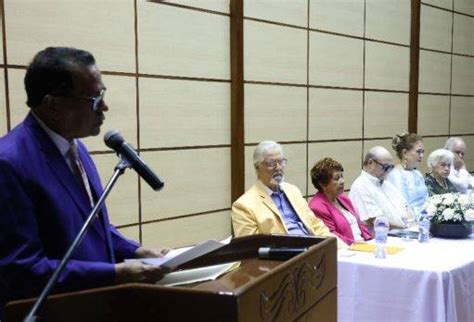Familia del historiador Tirso Mejía Ricart publica sus memorias