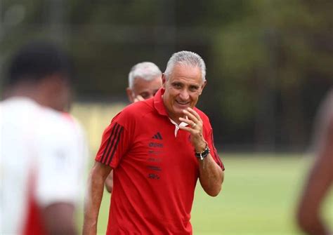 Tite Atravessa O Gramado Para Comemorar Gol Do Flamengo E Torcida