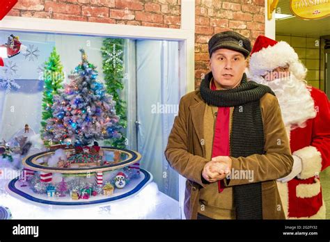 Josh Colle Ttc Chair Unveils A Toronto Ttc Christmas Train Display