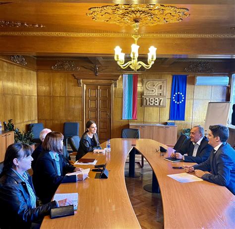 Екатерина Йорданова договори с изпълнителния директор на „СОФ Кънект“ АД Хесус Кабайеро