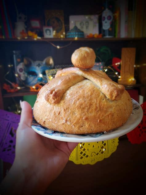 What Is The Custom With Pan De Los Muertos Bread Of The Dead