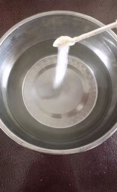 喜歡吃花蛤的看過來 讓花蛤最快自己把泥吐出來教程 每日頭條