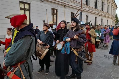 Trei zile de festival medieval la Castelul Huniade din Timişoara