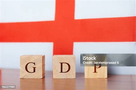Gdp 또는 나무 블록 문자에 영국의 국내 총생산 배경으로 영국 국기 개발에 대한 스톡 사진 및 기타 이미지 개발 경제