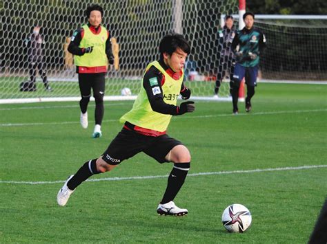 【j1名古屋】df成瀬竣平は自身の”武器”で結果を残す！「他の選手との違いを見せたい」：中日スポーツ・東京中日スポーツ