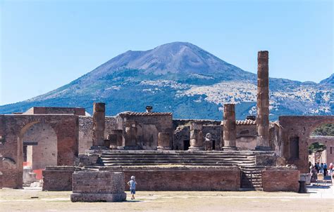 Mount Vesuvius Now