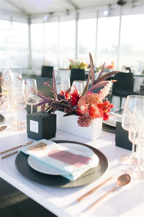 Modern Textured Floral Arrangement For Corporate Event Dinner Party At