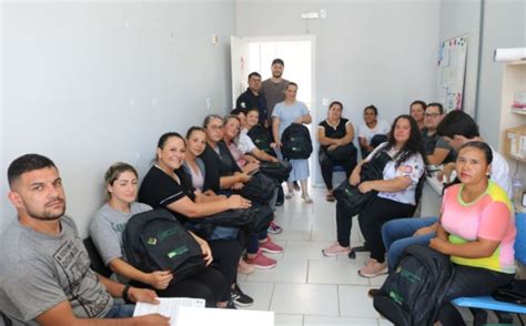 Agentes Comunitárias De Saúde Recebem Novos Materiais Para Qualificar O