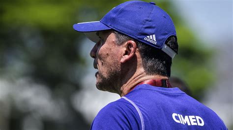 Últimas Do Cruzeiro Zé Ricardo Com Dúvidas E Votação De Uniforme Para