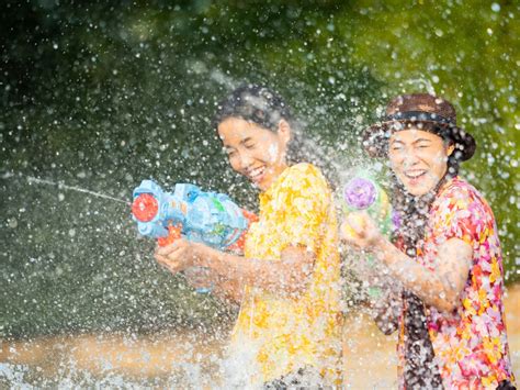 How To Host A Fabulous Songkran Party Naked Butlers Bangkok