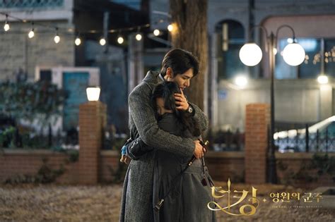 Jung Tae Eul Dan Lee Gon Sangat Mesra Di Film “the King Eternal Monarch” Layar Id