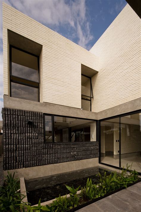 Intersticial Arquitectura Emphasises Local Materials In Mexican Home