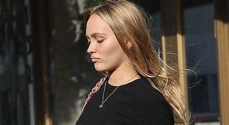 Streetstyle Lily Rose Depp Ose Un Combo Ultra Tendance Qui Fait Jaser