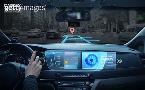 자동차 자동차류 카페이 지불 구매 비대면 사회이슈 쇼핑 상업활동 이미지 Jv12382916 게티이미지뱅크