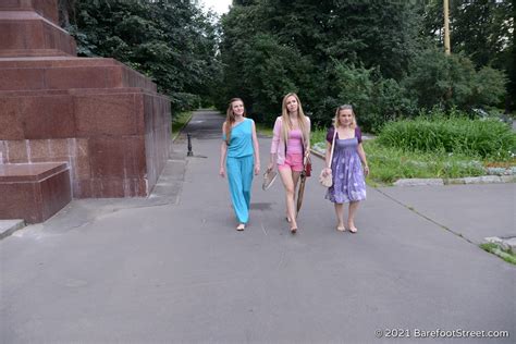 Three Blondes Irene Lilia And Valentina Walk Barefoot In The City
