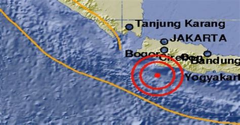 Gempa Berkekuatan 44 Sr Guncang Sukabumi Saat Sahur Warga Panik