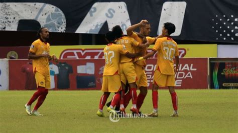 Hasil Babak I Persik Kediri Vs Dewa United Liga 1 Macan Putih Unggul 1