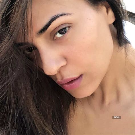Sushmita Sens New Pictures Spark Plastic Surgery Rumours The Etimes