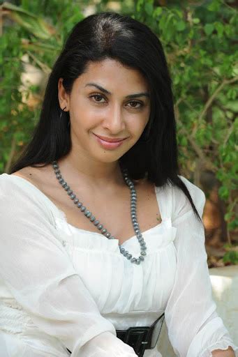 Gayathri Iyer Hot Bikini Image Gallery Images Photos Pics Cinemagigs