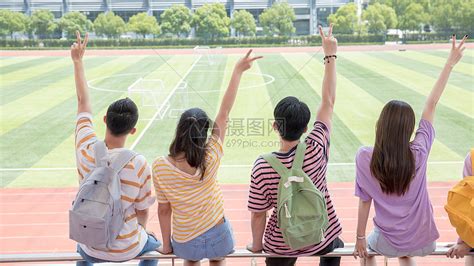 活力大学生背影高清图片下载 正版图片501018732 摄图网