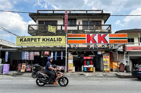 Bidor Kk Mart Targeted With Dud Molotov Cocktail Despite Pms Call
