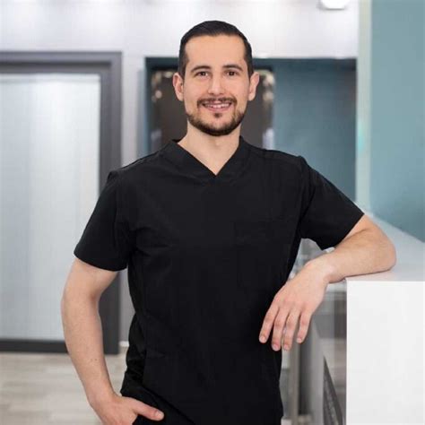 Dr Gino Antonio Perretta Orthopedic Doctor In Tijuana Mexico