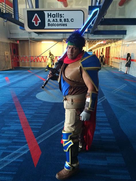 Ike Fire Emblem Cosplay
