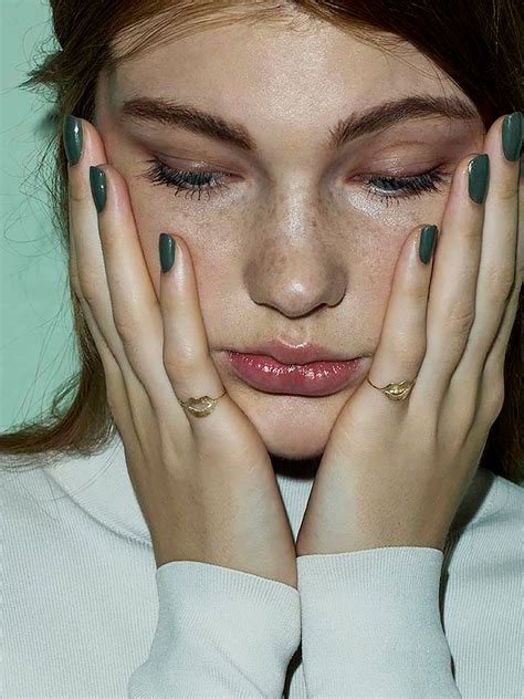 Talkative Mouth Pinky Ring