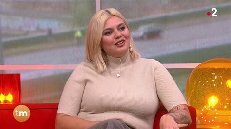 Louane Ses Confidences Sur Sa Fille Esmée âgée De Trois Ans