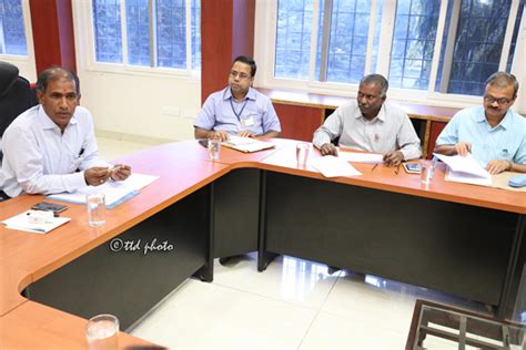 Eo Ttd Review With Rtc Officials To Run Additional Buses During Summer