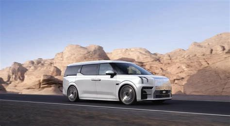 499万起，极氪009上市！822公里续航纯电mpv，打得过埃尔法吗？搜狐汽车搜狐网