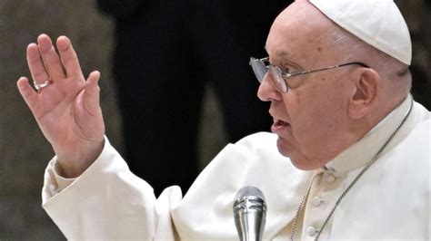 Pope Calls For Global Ban On Surrogacy Daily Telegraph
