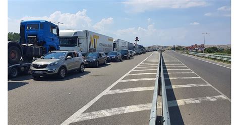 Интензивен трафик на границата с Румъния Гърция и Сърбия