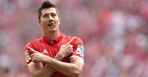 Lewandowski po raz ósmy w jedenastce kolejki Kickera Bundesliga