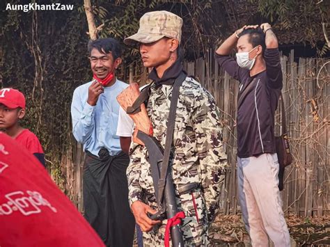 ချင်းတွင်းမြစ် သပိတ် စစ်ကြောင်း ဖက်ဆစ် စစ်တပ် ချေမှုန်းရေး ချီတက် ဆန္ဒပြ Khit Thit Media