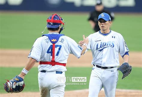 포토s 김재윤 강민호 승리 지켰다