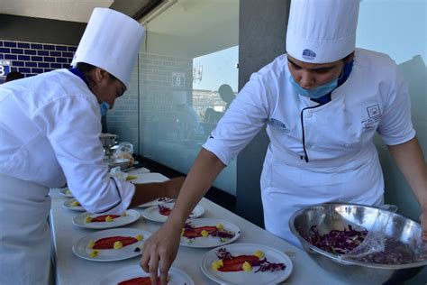 Estudiantes De La Licenciatura En Gastronomía Realizan Examen Integral