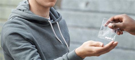 زنگ خطر اعتیاد در میان نوجوانان دسترسی آسان به مواد مخدر باعث افزایش مصرف شده است