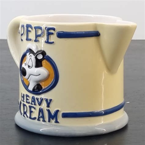 Vintage Pepé Le Pew Creamer Looney Tunes Collectible