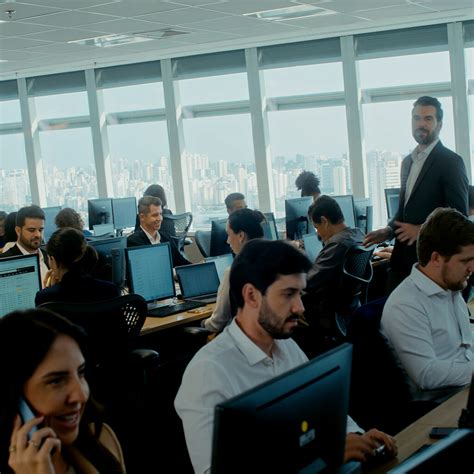 XP destaca histórias reais de seus assessores em campanha