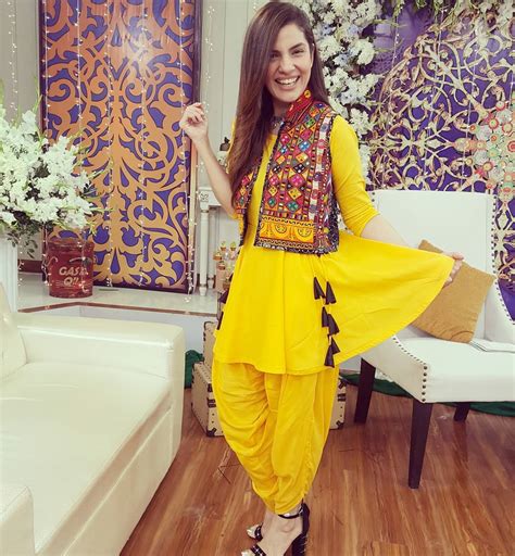 Beautiful Host Kiran Khan With Her Son Dailyinfotainment