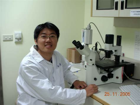 學生組 第一名 新穎創傷敷材：利用電紡技術所製成的膠原蛋白／幾丁聚醣之奈米纖維薄膜｜國家新創獎