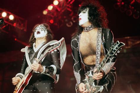 Kiss Original Lead Guitarist And Founding Member Ace Frehley Dies At 74