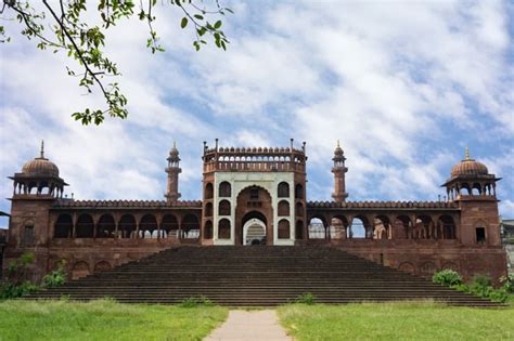 The Begums Of Bhopal A Tale Of Royal Women And Their City