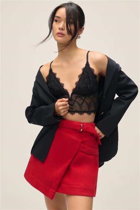 Maeve 벨티드 랩 미니 스커트 앤트로폴로지 한국 공식 스토어 유니크한 여성 패션 및 라이프스타일 편집샵 200개이상의 프리미엄 브랜드 여성 의류 액세서리 홈