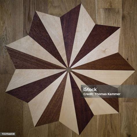 쪽모이 세공 마루 바닥 여러 가지 나무 종에서 디자인 참나무 메이플 마룻바닥에 대한 스톡 사진 및 기타 이미지 마룻바닥 목재 재료 인타르시아 상감 기법 Istock
