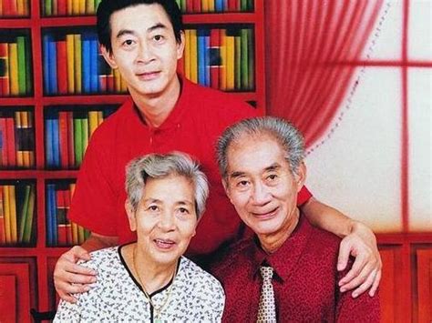 六小龄童发文悼念母亲 享年94